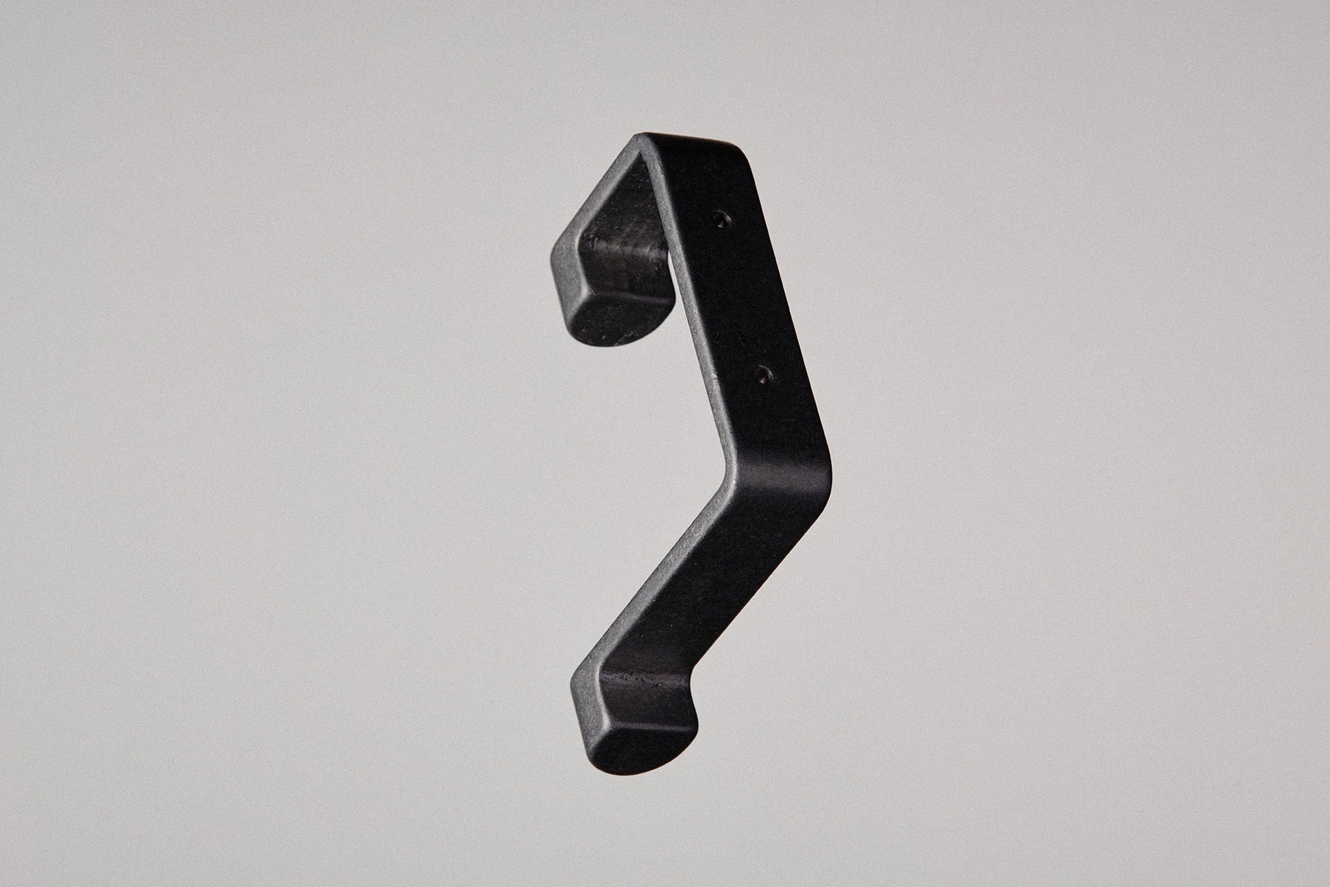 Ribbon Hook in Aluminium by Henry Wilson – THE PLANT SOCIETY